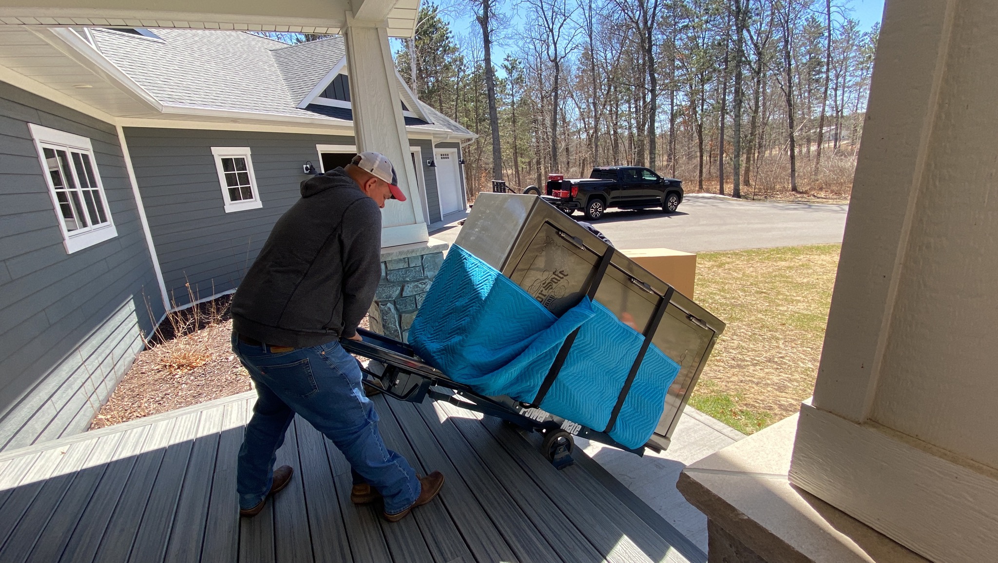 Delivery & Moving – Lakes Area Safe & Vault Co.