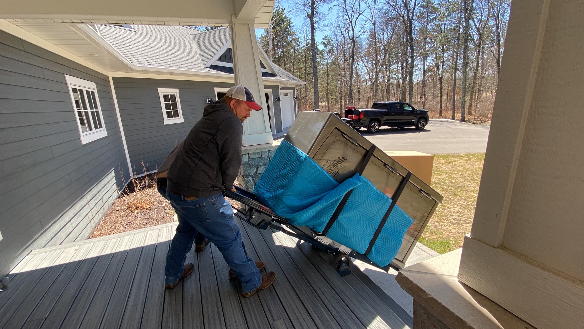 Delivery & Moving – Lakes Area Safe & Vault Co.